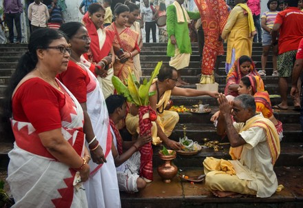 imágenes de Nabapatrika ritual during Durga Puja in Kolkata, West ...