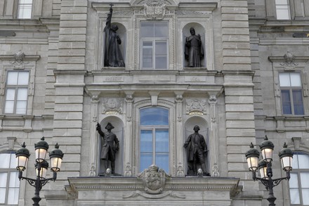 3,000 Statues on building Stock Pictures, Editorial Images and Stock ...