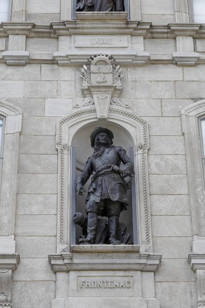 3,000 Statues on building Stock Pictures, Editorial Images and Stock ...