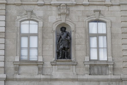 3,000 Statues on building Stock Pictures, Editorial Images and Stock ...