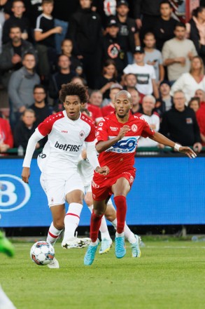 Antwerps Radja Nainggolan Kortrijks David Henen Editorial Stock Photo ...