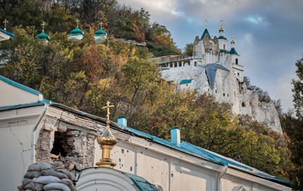 Area Surrounding Sviatohirsk Lavra Cave Monastery Editorial Stock Photo ...
