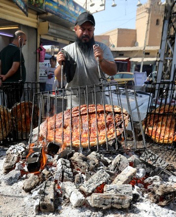 Iraqi Man Grills Fish Stewed Traditional Editorial Stock Photo - Stock ...