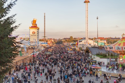 Hundreds Thousands Visit Oktoberfest 2022 On Editorial Stock Photo ...