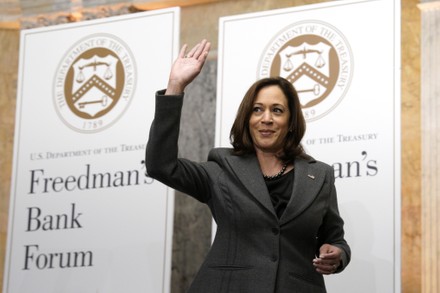 Us Vice President Kamala Harris Waves Editorial Stock Photo - Stock ...