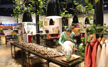 750 Chocolate brand Stock Pictures, Editorial Images and Stock Photos ...