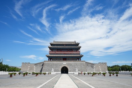 People Visit Yongdingmen Gate Beijing Capital Editorial Stock Photo ...