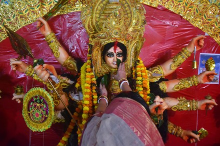 Woman Performs Ritual Banana Leaves Idol Editorial Stock Photo - Stock ...