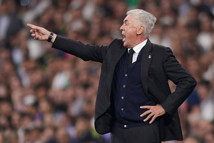 250,000 Football manager coach Stock Pictures, Editorial Images and ...