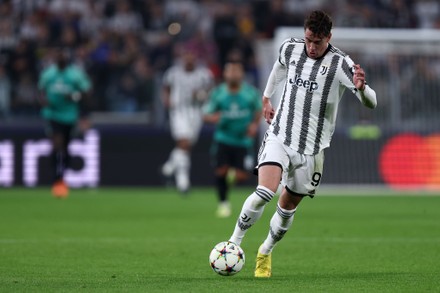Dusan Vlahovic Juventus Fc Controls Ball Editorial Stock Photo - Stock ...