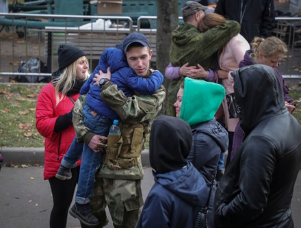 2,000 Military service men Stock Pictures, Editorial Images and Stock ...