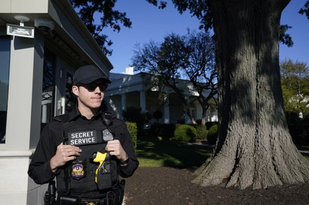 Us Secret Service Police Officer Stands Editorial Stock Photo - Stock ...