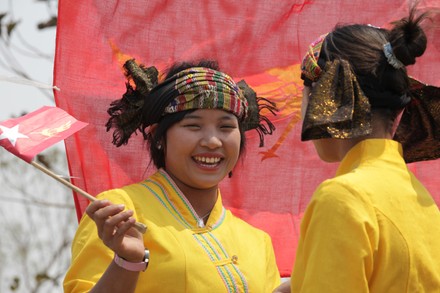 Young Girls Traditional Shan Costume Seen Editorial Stock Photo - Stock ...