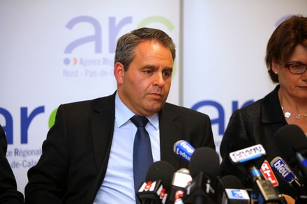 __COUNT__ Health minister Xavier Bertrand's Press Conference in Lille ...
