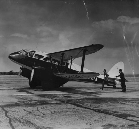 4,000 1950s aircraft Stock Pictures, Editorial Images and Stock Photos ...