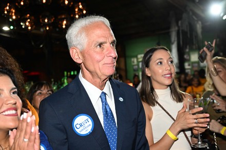 Prolife Supporters Rally Outside Charlie Crist Editorial Stock Photo ...