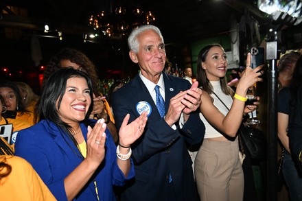 Prolife Supporters Rally Outside Charlie Crist Editorial Stock Photo ...