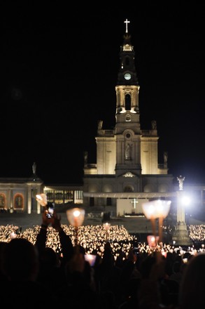 imágenes de Candlelight Procession in Sanctuary of Fatima, Ourem ...