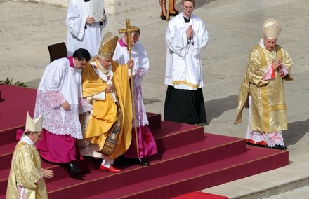 Tens Thousands Faithful Attended Openair Canonization Editorial Stock ...