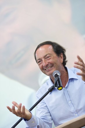 Michel-Edouard Leclerc inaugurates the first 'Leclerc' hypermarket in ...