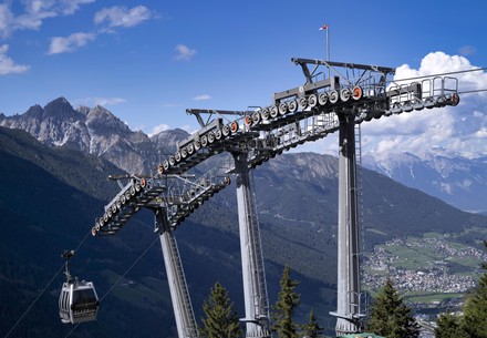 750 Cable car system Stock Pictures, Editorial Images and Stock Photos ...