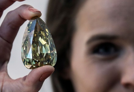 4,000 Diamond diamonds Stock Pictures, Editorial Images and Stock Photos | Shutterstock