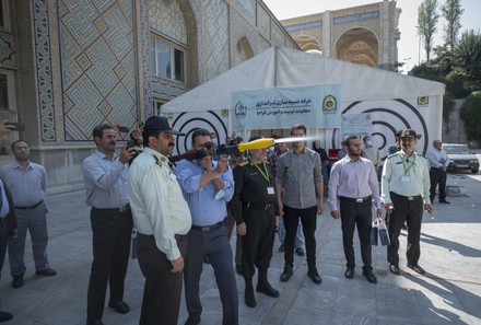 Iranian Visitor Practices Firing Rocketpropelled Grenade Editorial ...