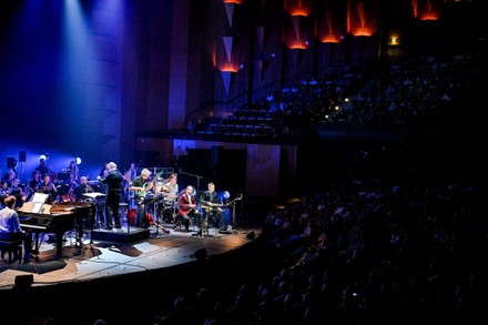 20,000 Musical concert Stock Pictures, Editorial Images and Stock ...