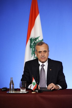 __COUNT__ Nicolas Sarkozy receives Bashar al-Assad, Sheikh Hamad bin ...