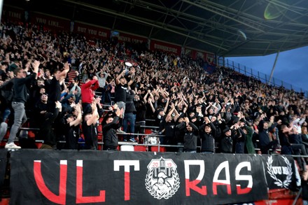 3,000 Crowd in stands Stock Pictures, Editorial Images and Stock Photos ...