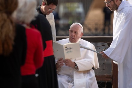 Pope Francis Attends Final Ceremony Cry Editorial Stock Photo - Stock ...