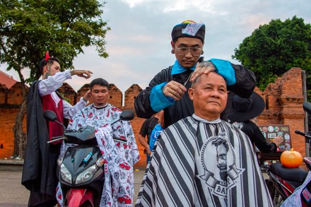 Barbers Dressed Chinese Zombie Count Dracula Editorial Stock Photo ...