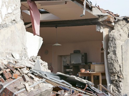 14 Explosion occur Stock Pictures, Editorial Images and Stock Photos ...
