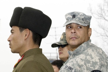 37 Soldier interviewed Stock Pictures, Editorial Images and Stock ...