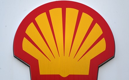 Shell Signs Shell Petrol Station London Editorial Stock Photo - Stock ...