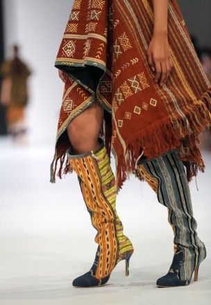 Detailed View Model Presenting Creation By Editorial Stock Photo ...