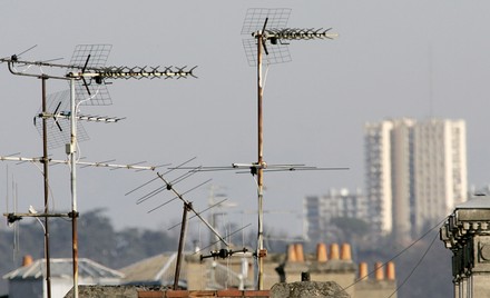 Analog Outdoor Antennas Pictured On House Editorial Stock Photo - Stock ...