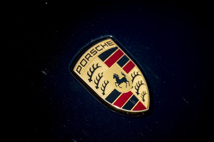 500 Automotive logos Stock Pictures, Editorial Images and Stock Photos ...