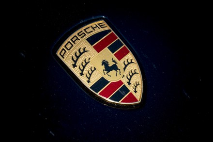 500 Automotive logos Stock Pictures, Editorial Images and Stock Photos ...