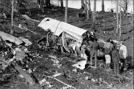 Workers Clear Wreckage British Midland Boeing Editorial Stock Photo ...
