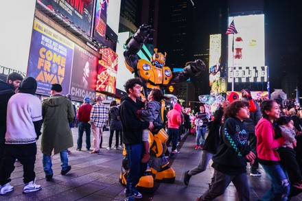 Street Performer Wearing Transformers Costume Seen Editorial Stock ...