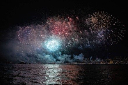 7,000 Fireworks in the sky Stock Pictures, Editorial Images and Stock ...