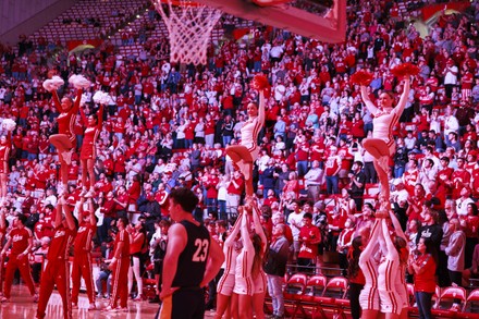 Indiana University Cheerleaders Cheer During Introductions Editorial ...