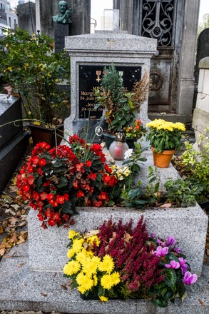 Montmartre Cemetery Like That Lachaise Hosts Editorial Stock Photo ...