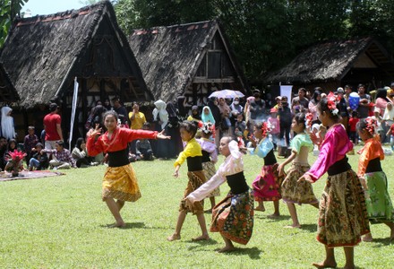 2,000 Indonesian culture Stock Pictures, Editorial Images and Stock ...