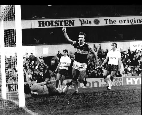 obituary - former england goalkeeper ray clemence Stock Photos ...