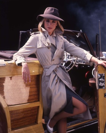 Bess Armstrong Poses Portrait 1983 Los - Foto de stock de contenido ...