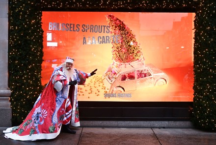 Selfridges Santa Unveils Seasons Feastings Christmas Editorial Stock ...