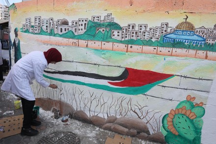 Palestinian Painters Paint Mural On 105th Editorial Stock Photo - Stock ...
