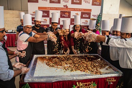 __COUNT__ Kolkata: Cake Mixing Festival, West Bengal, India - 02 Nov ...